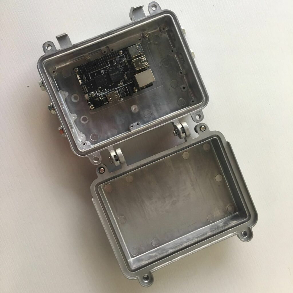 "Model B" ALUMINUM WATERPROOF ENCLOSURE - PINE STORE